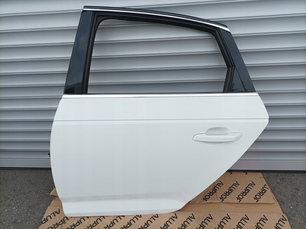 AUDI A4 B9 SEDAN DRZWI LEWY TYŁ LY9C BIAŁE - 13608843358 - oficjalne ...