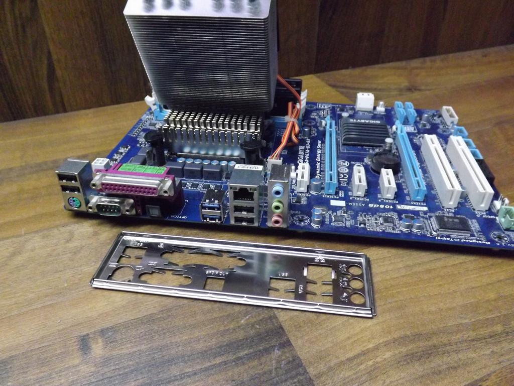 Gigabyte GA-P67A-D3--B3/ Intel i5-2400s/ 4GB - 7197399518 - oficjalne ...