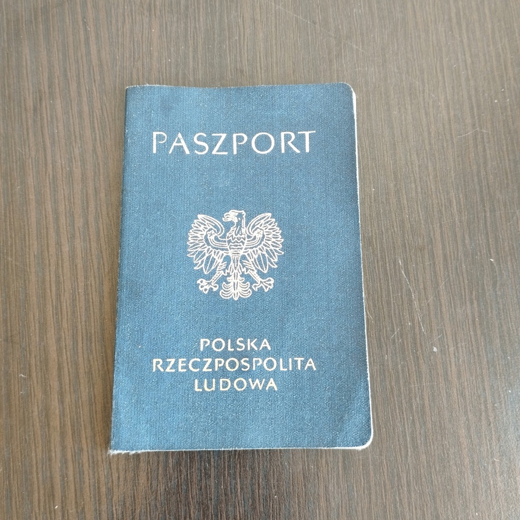 Paszport z PRL-u - 12736673180 - oficjalne archiwum Allegro