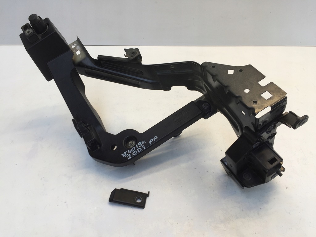 VOLVO XC40 20r OKULAR WSPORNIK BŁOTNIKA PASA PRZÓD - 12335060221 ...