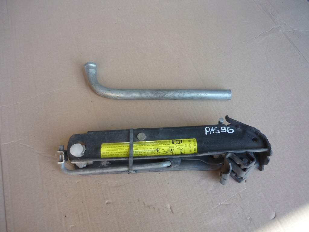 ZESTAW DO ZMIANY KOŁA LEWAREK KLUCZ VW PASSAT B6 - 13624083150 ...