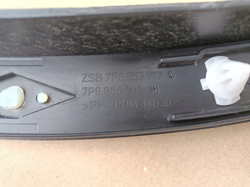 VW Touareg listwa błotnika lewa przód 7P6853717C - 13740318508 ...