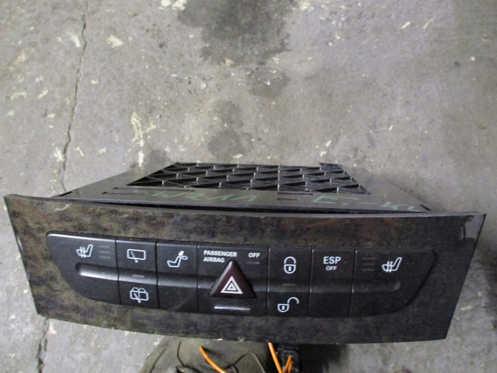 PANEL ZMIENIARKA CD MERCEDES W211 2116800552 - 7891817816 - oficjalne ...