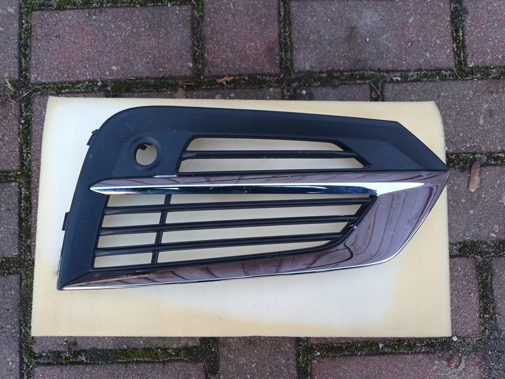 kratka w zderzak VOLVO XC60 II prawa chrom - 13137517992 - oficjalne ...