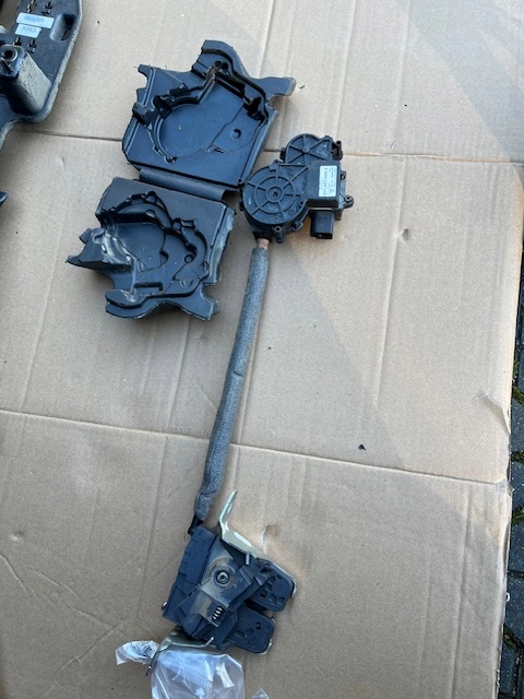 PORSCHE PANAMERA 971 ZAMEK TYLNEJ KLAPY DOCIĄG KOMPLET - 15184811519 ...