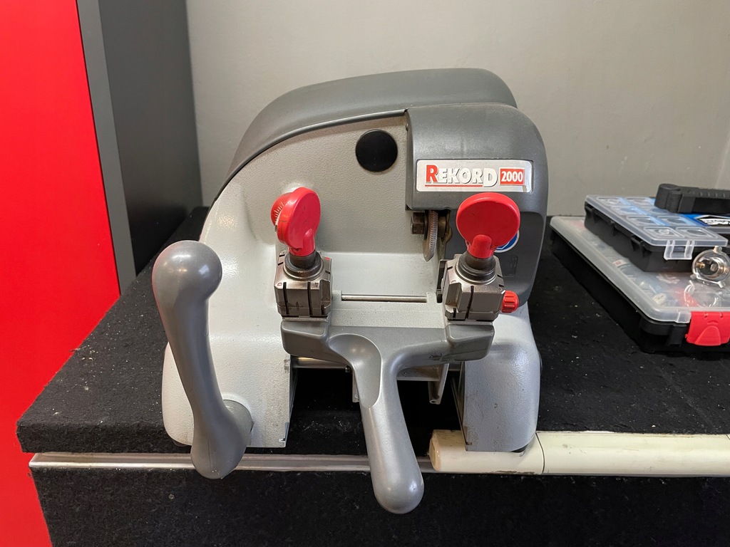 Frezarka kopiarka kluczy Silca Rekord 2000 - 13895539863 - oficjalne archiwum Allegro
