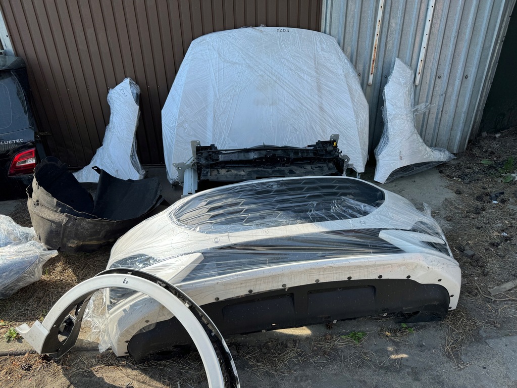 KUGA MK3 MASKA LAMPY PRZÓD CHŁODNICE ST LINE BIAŁA PRERLA. AL ...