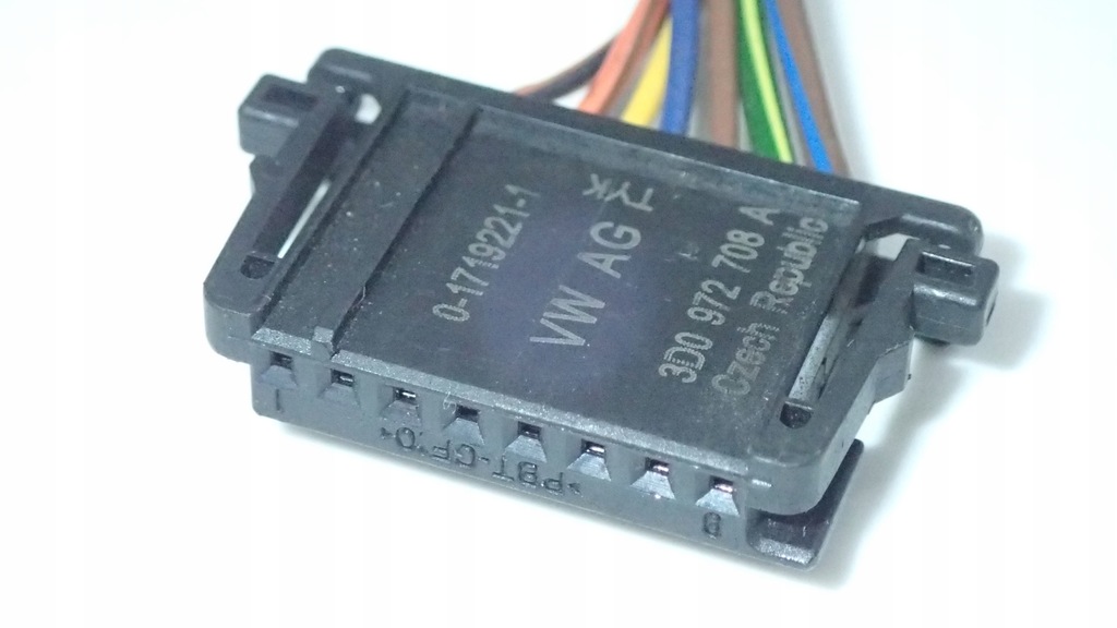 KOSTKA WTYCZKA ZŁĄCZE AUDI VW 3D0972708A - 12451627086 - oficjalne ...