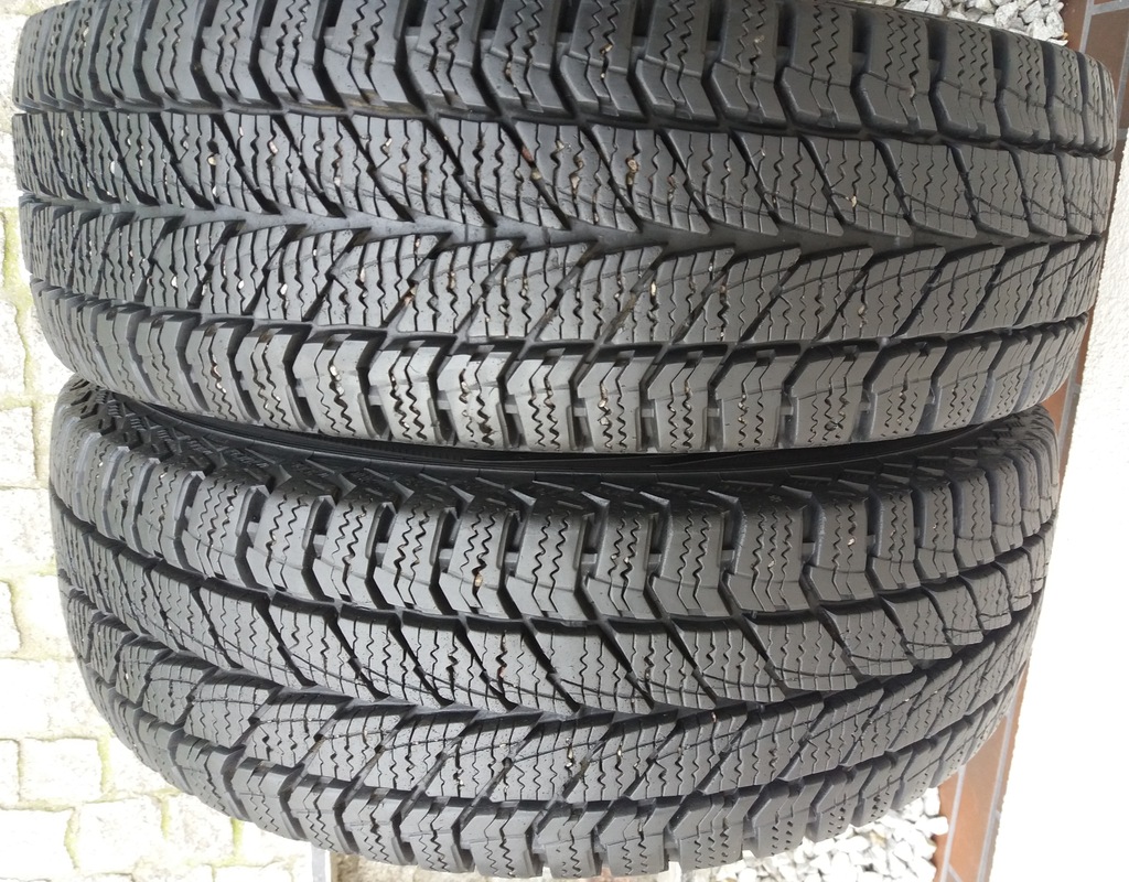 OPONY ZIMOWE 195/70R15C UNIROYAL 195/70/15 C 10mm - 7610369544 - oficjalne archiwum Allegro