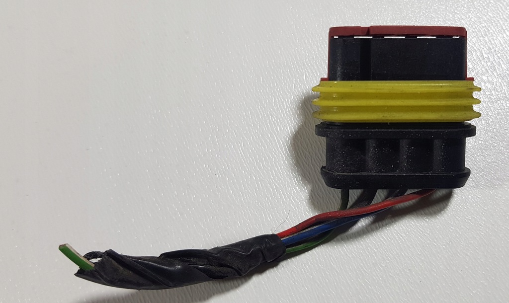 KOSTKA WTYCZKA WTYK LAMPY TYLNEJ Fiat Bravo II - 10861809199 - oficjalne archiwum Allegro