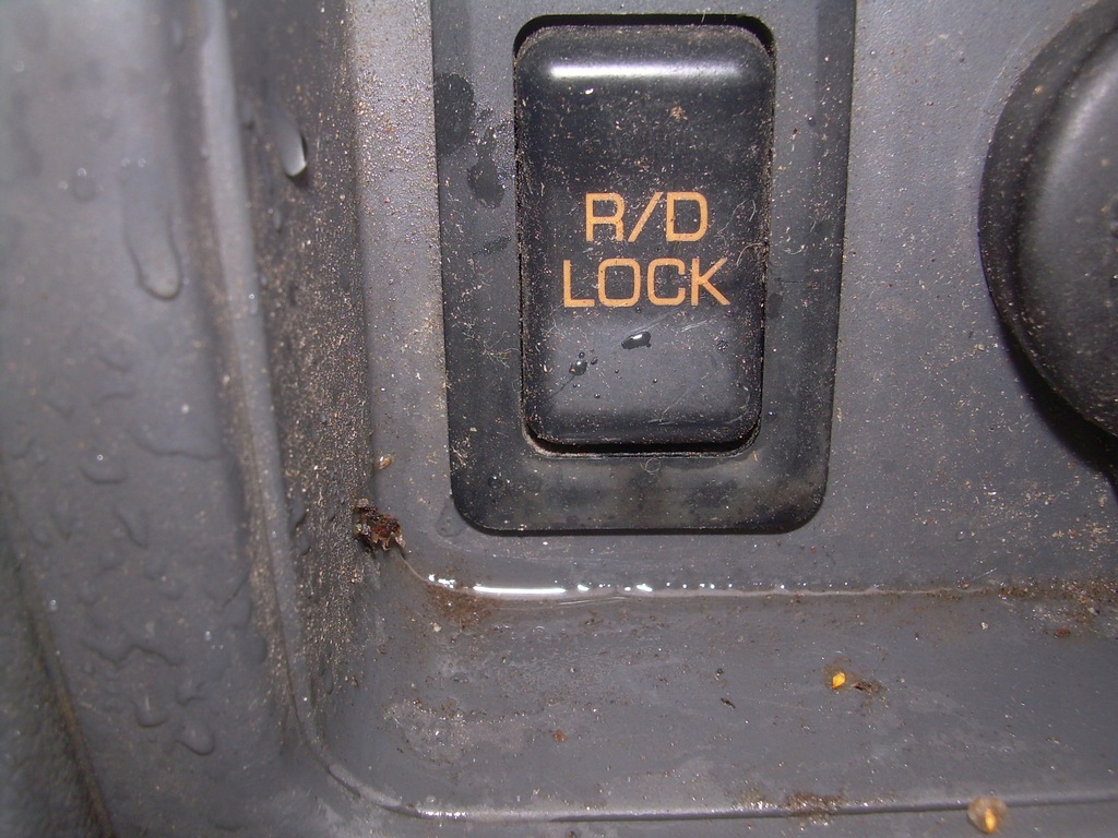 Mitsubishi Pajero II - włącznik R/D LOCK - 7551400604 - oficjalne ...