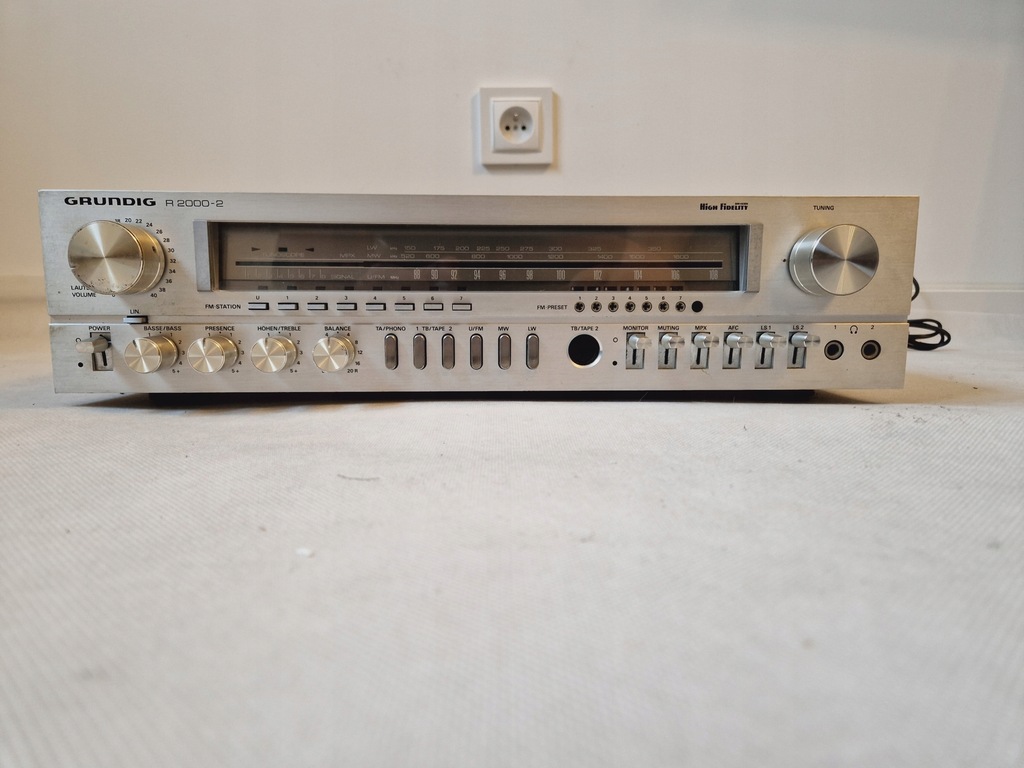 Amplituner Grundig R 2000-2 - 14232793137 - oficjalne archiwum Allegro