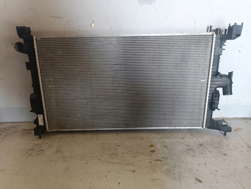 Dacia Duster 20- AdBlue 214105803R 214107273R DWIE CHŁODNICE WODY ...