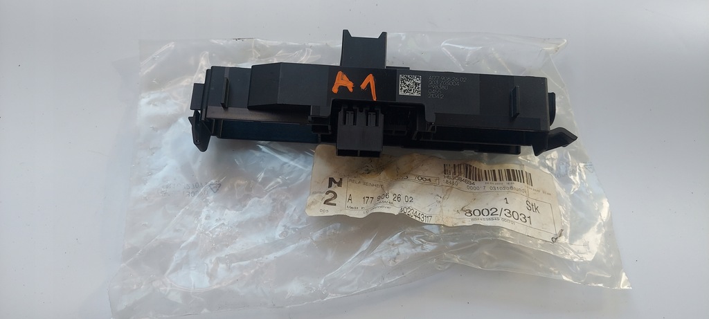 MERCEDES W177 RAMKA BEZPIECZNIKÓW 1779062602 - 13814849068 - oficjalne ...