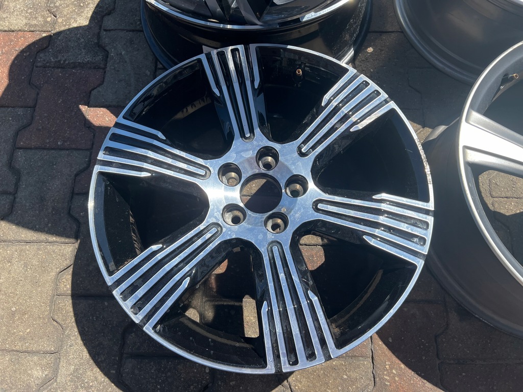 FELGA ALU VOLVO 18'' 5X108 ET50,5 XC40 XC60 - 13809533596 - oficjalne ...