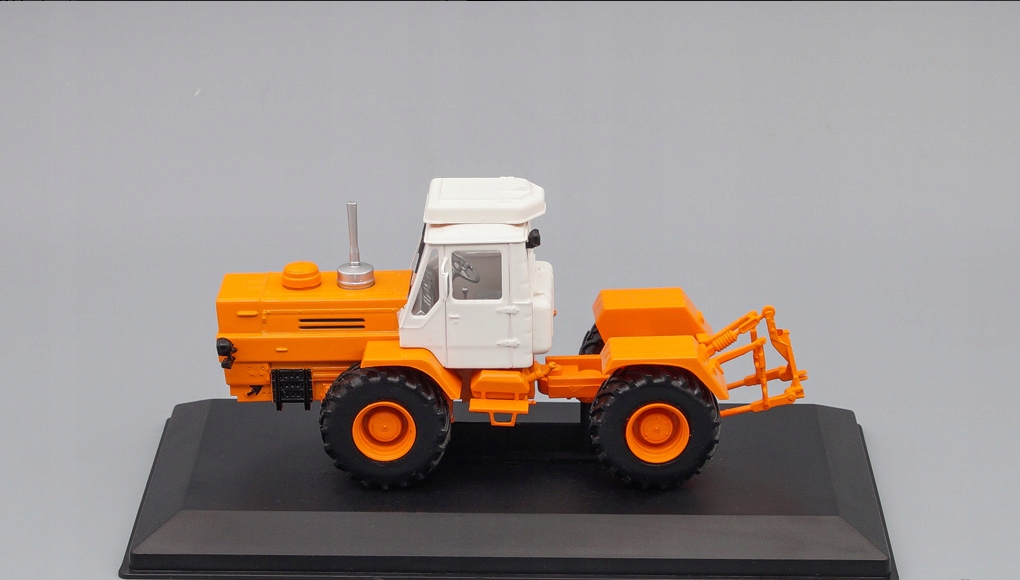 Traktor T-150K "Belarus 1500" Nr92 1:43 - 13204712869 - oficjalne ...