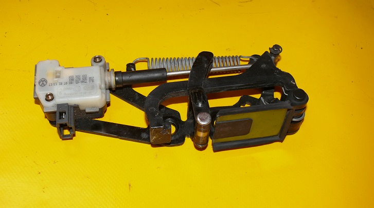 RYGIEL ZAMEK KLAPY BAGAŻNIKA VW PHAETON 3D5827861 - 7773437456 ...