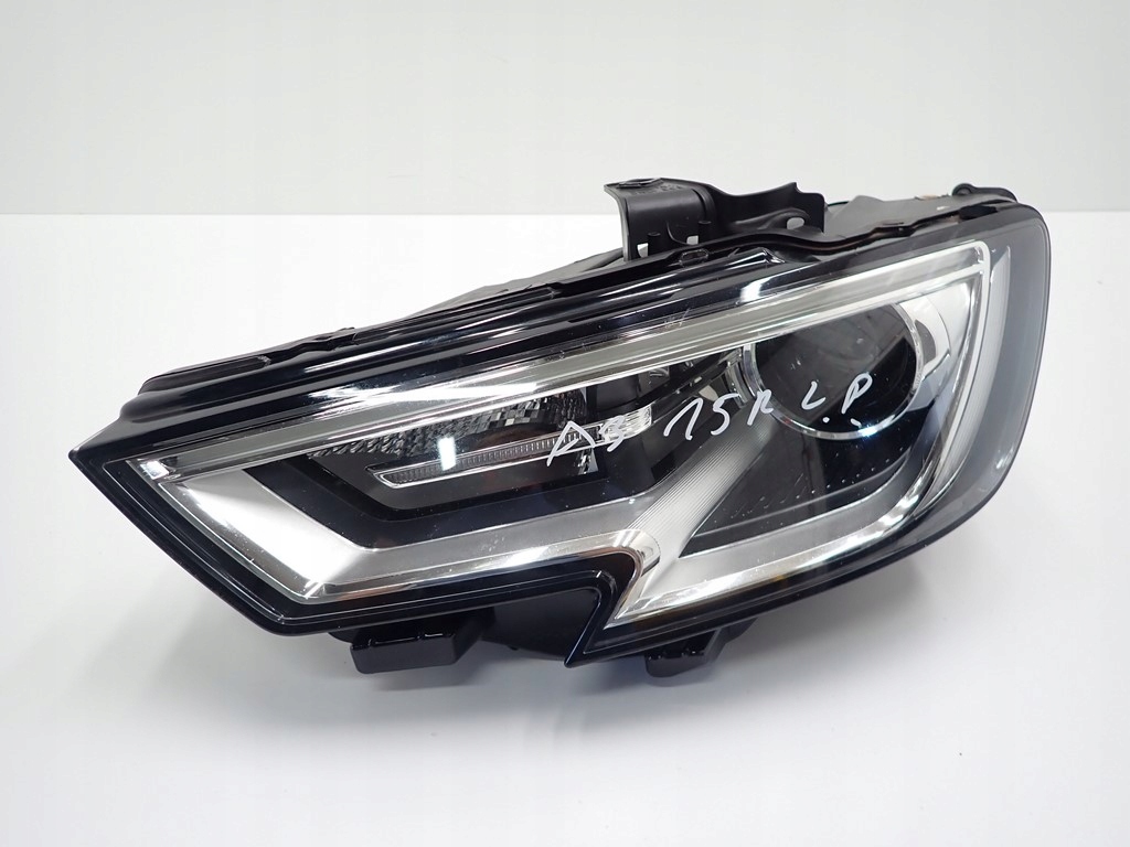 LAMPA LEWY PRZÓD LED EUROPA AUDI A3 8V LIFT 18R - 12514180130 - oficjalne archiwum Allegro