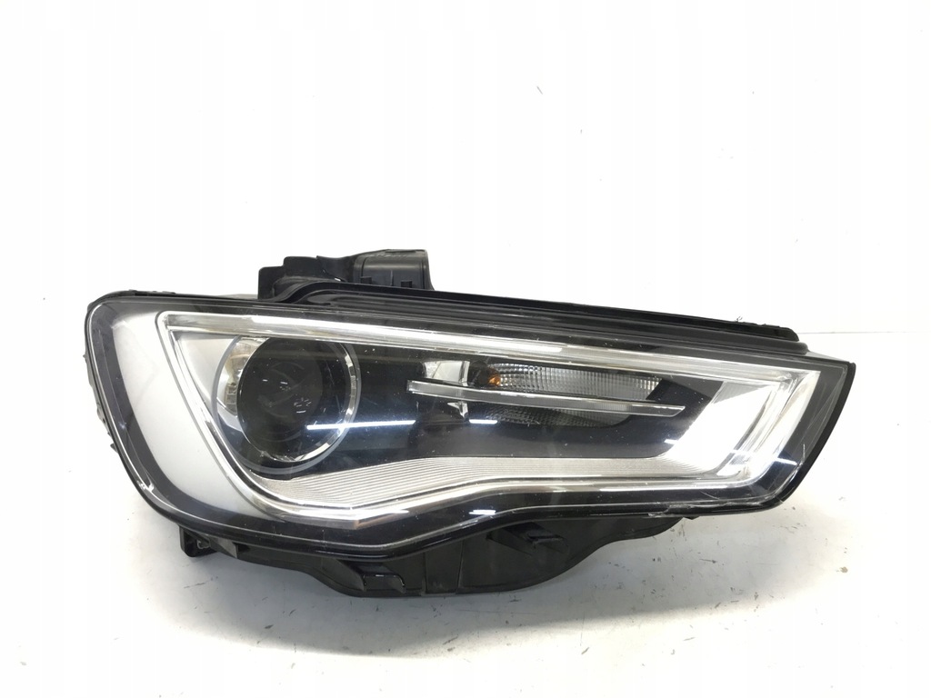 LAMPA PRAWA PRAWY XENON AUDI A3 8V 8V0941006AE - 10968107144 ...