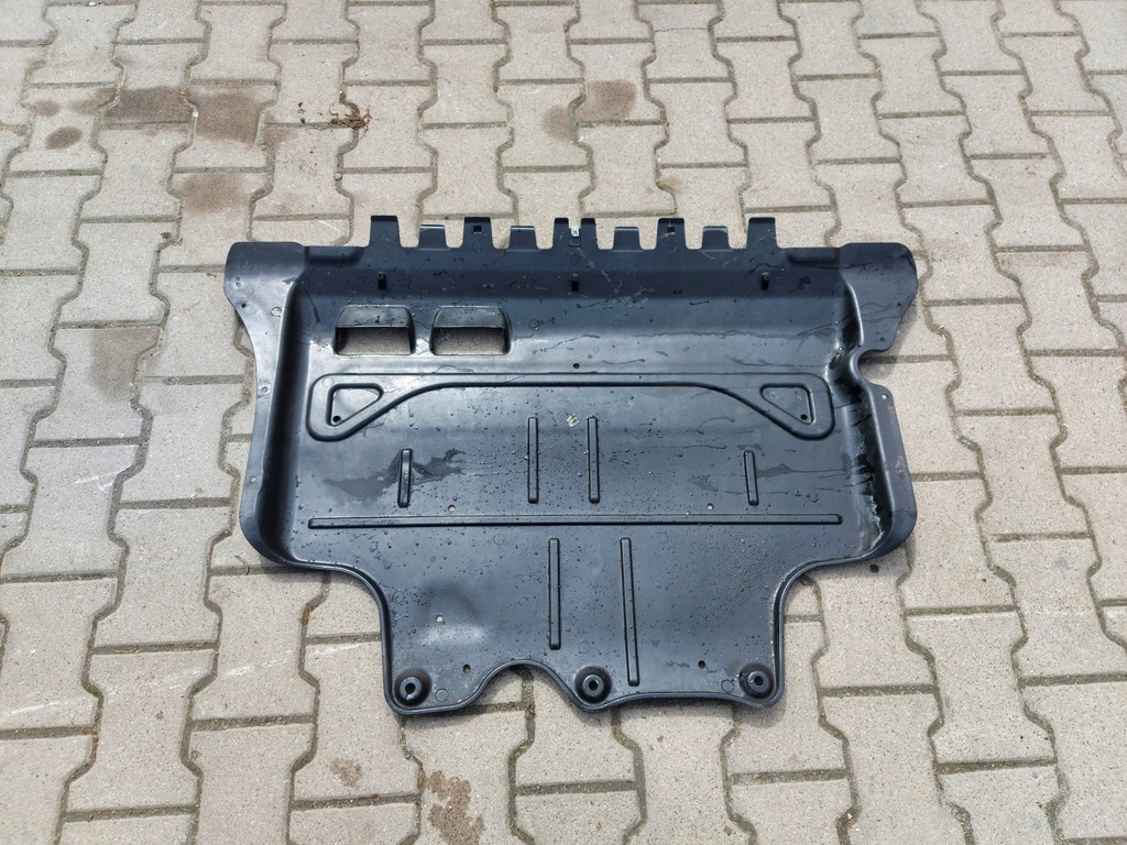 AUDI Q3 83A Osłona silnika dolna 5QF825236B - 13872804620 - oficjalne ...