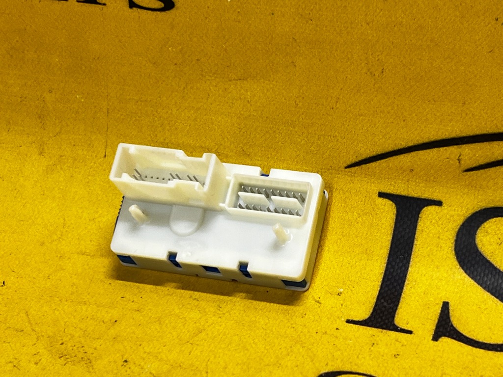 MODUŁ ROZDZIELACZ PRĄDU BMW G01 G02 G05 G21 G32 - 13989026940 ...