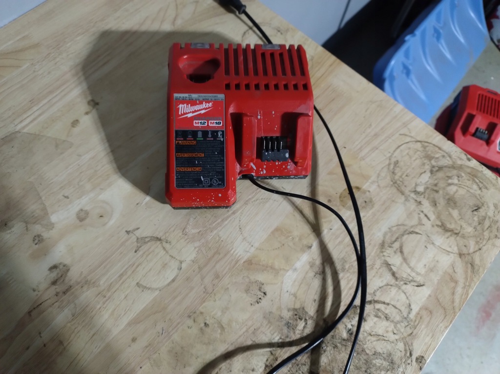 Ładowarka Milwaukee M12-18C 18V ORYGINAŁ /T - 13411030424 - oficjalne ...