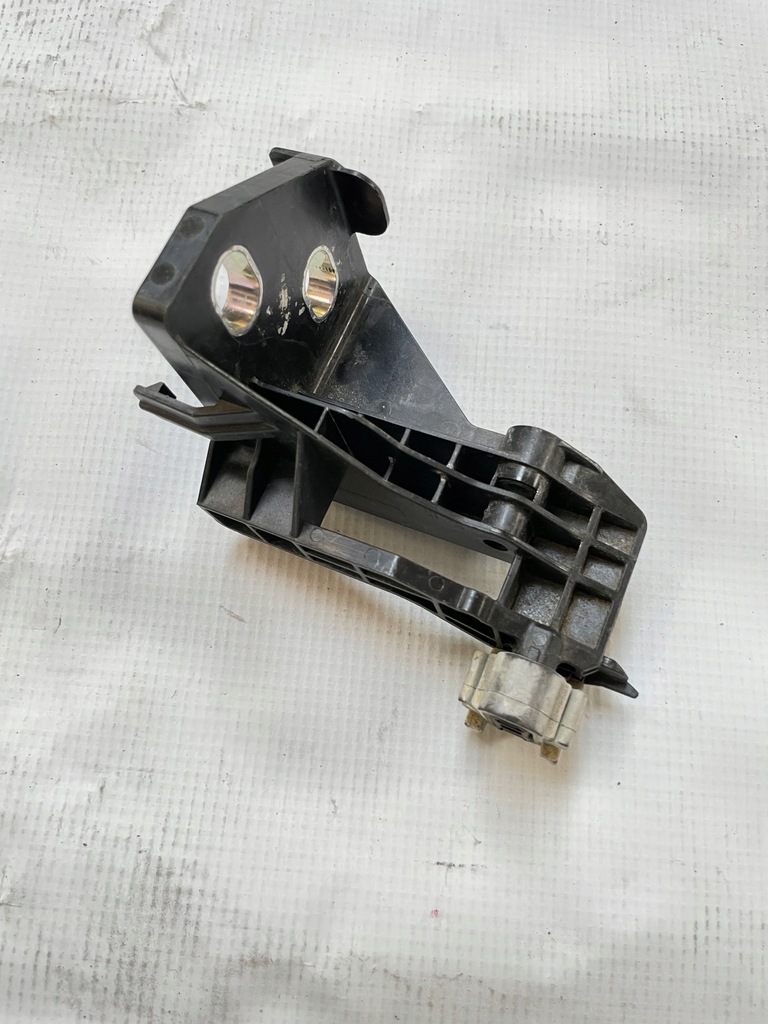 Wspornik chlodnicy Mercedes W205 A2055014320 - 12142881036 - oficjalne ...