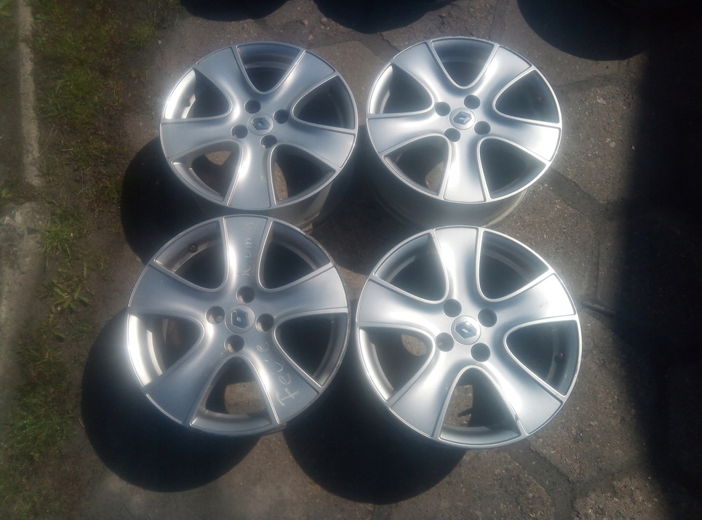 Felgi RENAULT 4X100 6,5JX16 ET 44 CLIO IV - 10664257784 - oficjalne ...