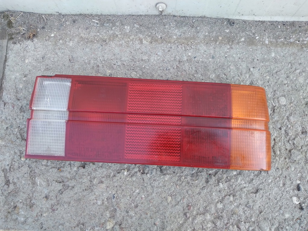 BMW E30 wąska przedlift lampa prawa tył oryginał - 13679580595 ...