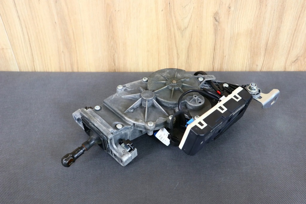 MERCEDES E-KLASA W212 SIŁOWNIK MECHANIZM ZAMYKANIA DOMYKANIA KLAPY ...