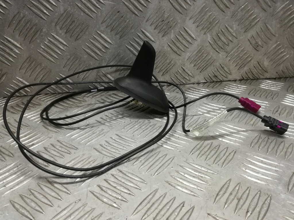 Antena dachowa gps Mercedes w204 kombi 2049055204 - 11293775536 ...