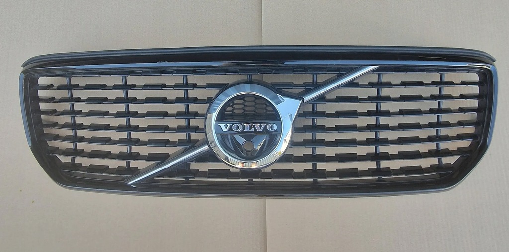 GRILL ATRAPA VOLVO XC40 R-DESIGN ORYGINAŁ IDEALNA - 15651731036 ...