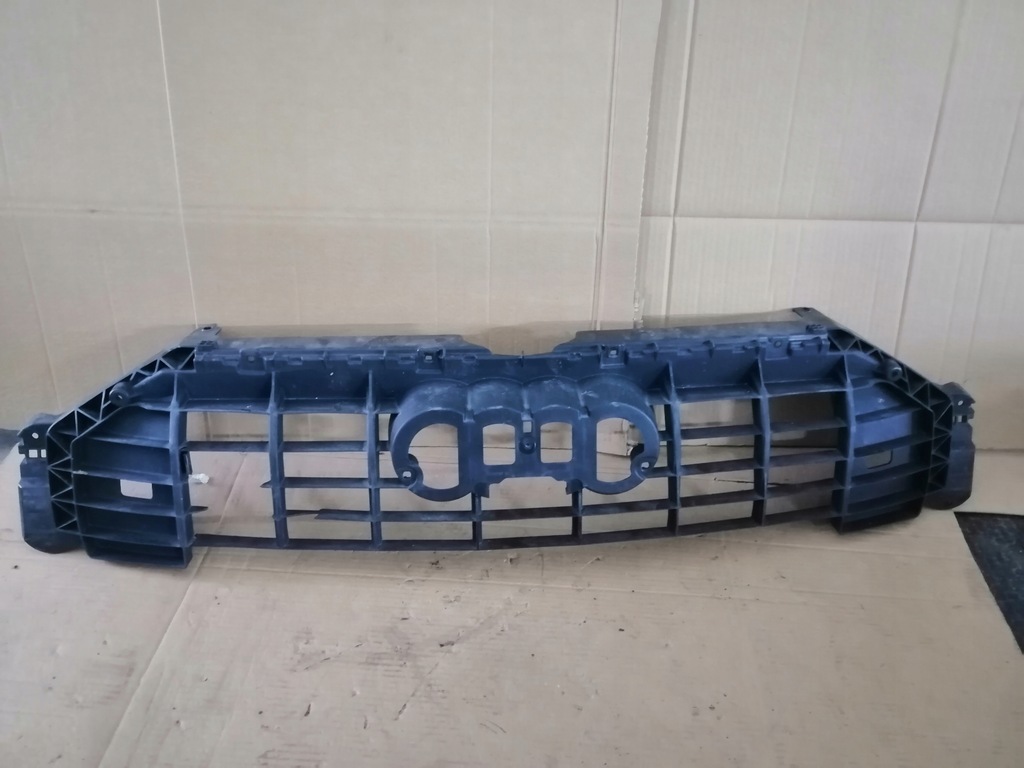 Atrapa chłodnicy grill AUDI Q3 SQ3 83a853692a - 12724609365 - oficjalne ...