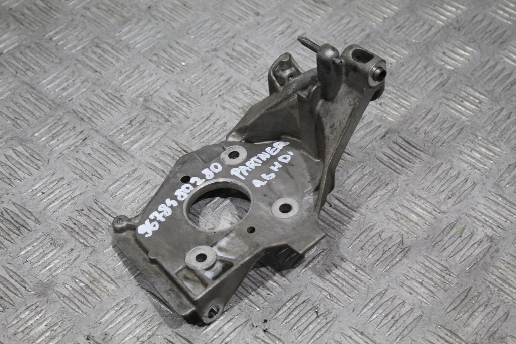 ŁAPA POMPY WTRYSKOWEJ PARTNER II 2 LIFT 9678480280 - 14396737000 ...