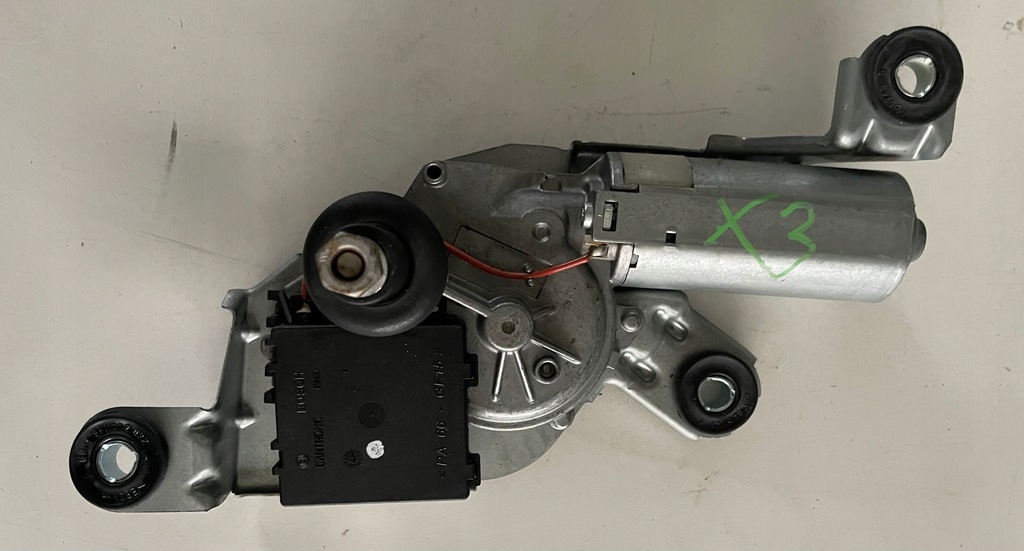BMW X3 E83 MECHANIZM SILNICZEK WYCIERACZKI TYŁ - 12919314543 ...