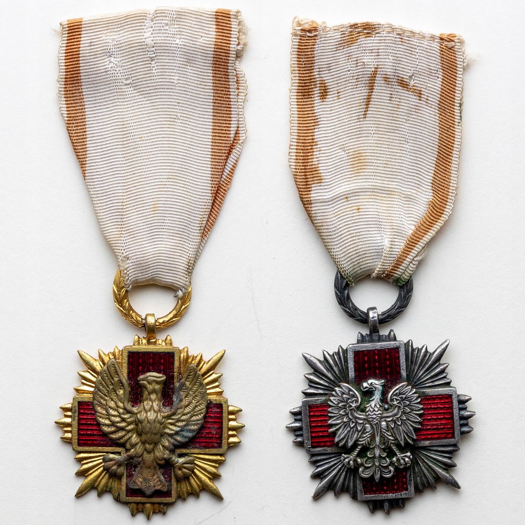 6.ck Polska, 2x Odznaczenie Honorowe Polskiego Czerwonego Krzyża - 14962253833 - oficjalne ...