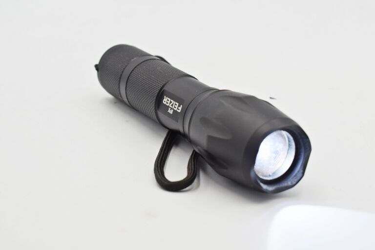 LATARKA TAKTYCZNA IPX FEIZER PRO POWER LED - 12015133113 - oficjalne ...