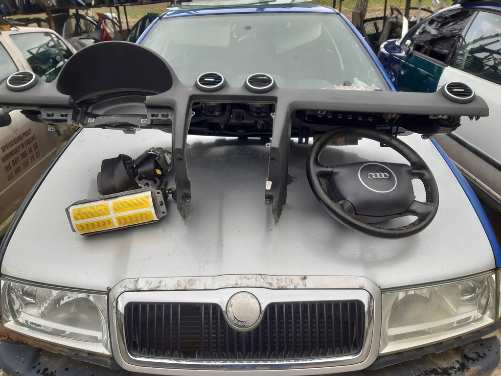 DESKA ROZDZIELCZA KONSOLA AUDI A3 8P KOMPLET - 13496577992 - oficjalne archiwum Allegro