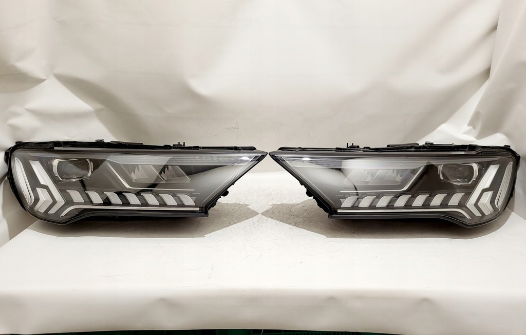 AUDI Q7 LIFT MATRIX KOMPLET REFLEKTORÓW KOMPLETNYCH - 14573483182 ...