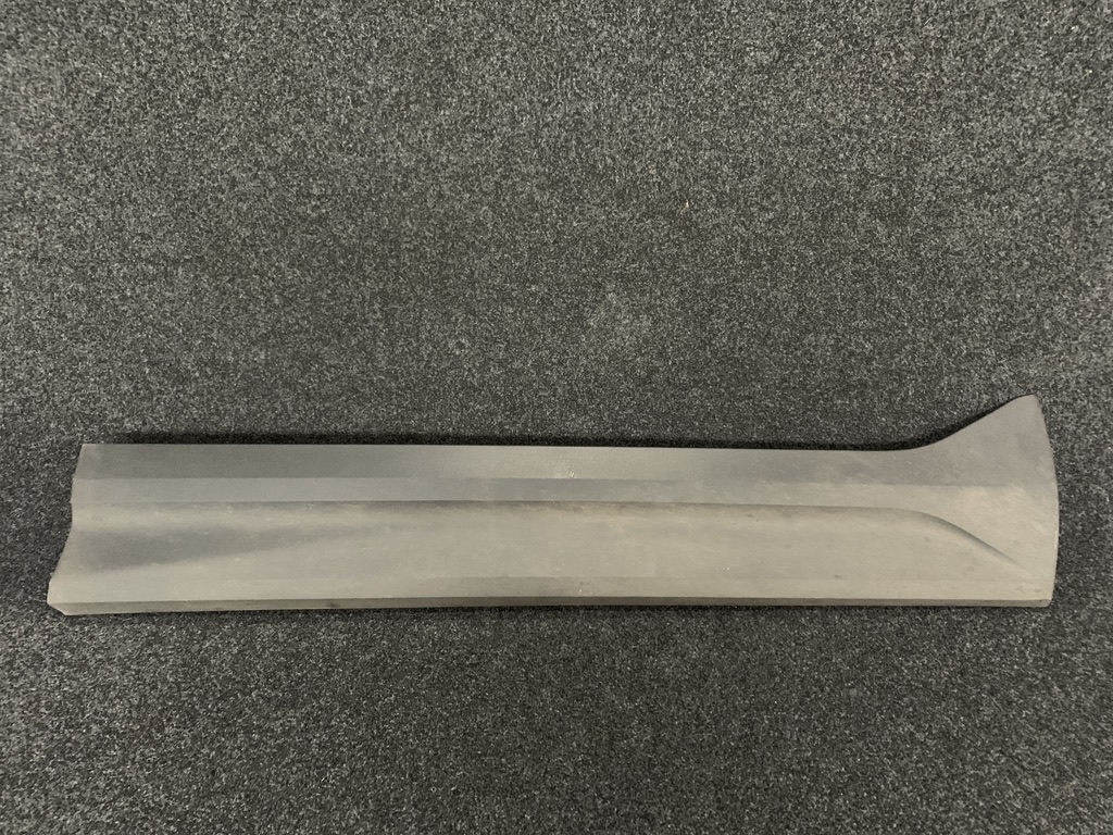 VOLVO XC40 LISTWA DRZWI PRZÓD PRAWA 31448317 - 10241343631 - oficjalne ...