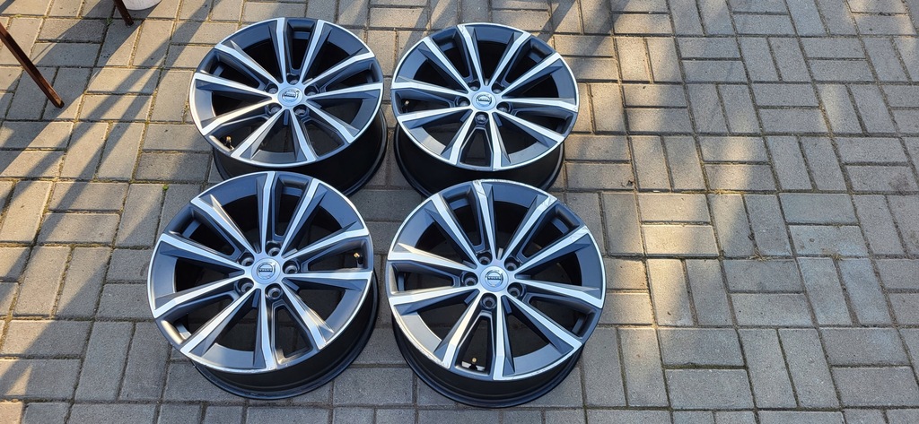 FELGI aluminiowa VOLVO S60 V60 8JX18 ET42 32243401 8.0" x 18" 5x108 ET ...