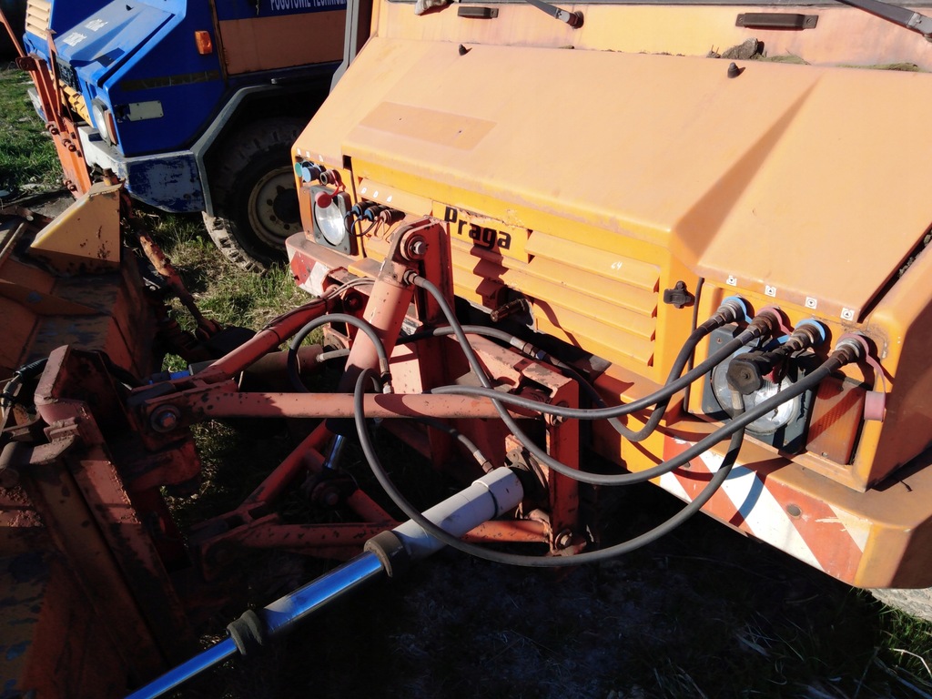 Praga uv80 unimog pojazd komunalny rolniczy leśny - 8011909870 ...
