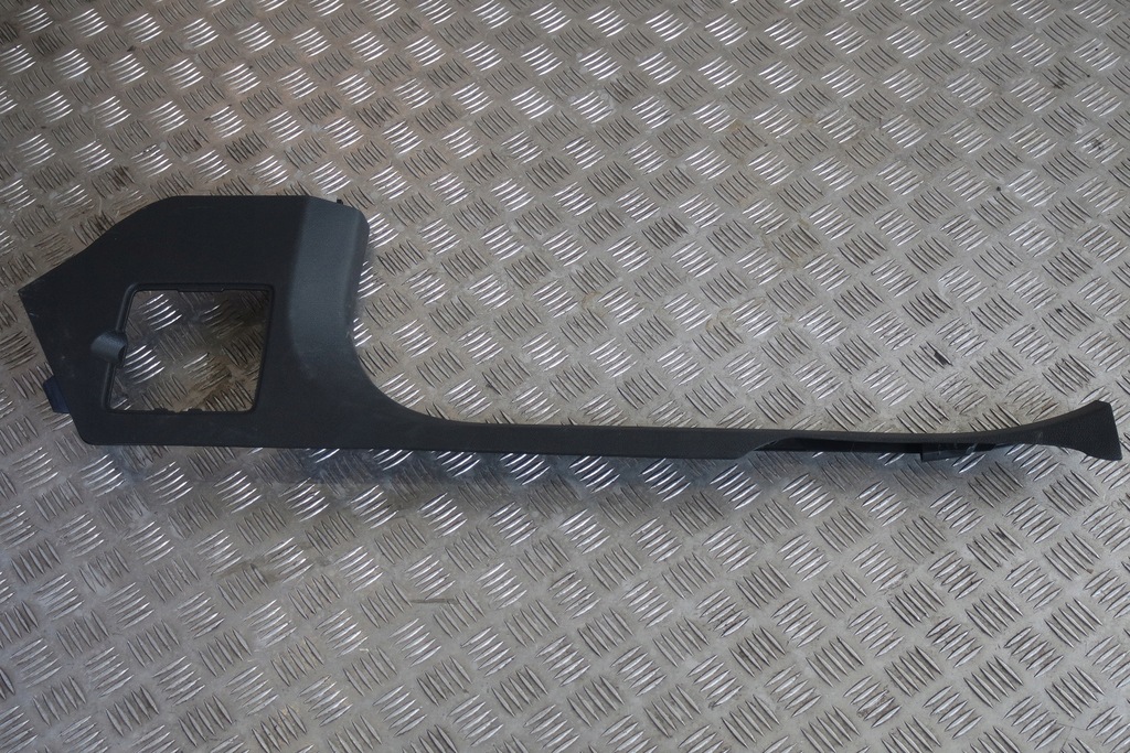 MERCEDES W213 OSŁONA SŁUPKA PRAWA A2136800235 - 11070060812 - oficjalne ...