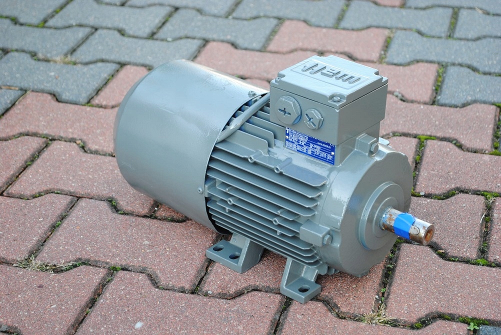 Silnik elektryczny 0.37kw. 655obr. z hamulcem. - 12772175862 - oficjalne archiwum Allegro