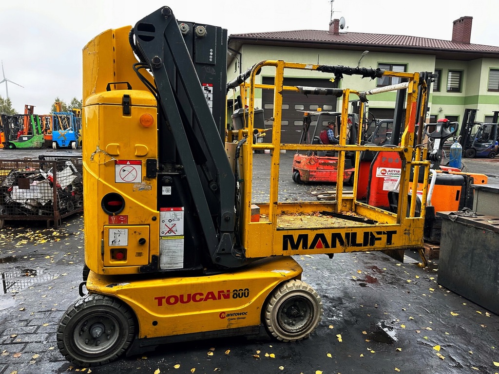 zwyżka podnośnik elektryczny GROVE Toucan 800 wysięg 8m rok 2003 ...