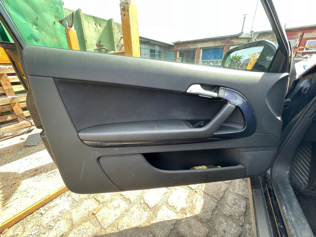 AUDI A3 8P 3D BOCZEK DRZWI LEWY PRZÓD - 12182462203 - oficjalne archiwum Allegro