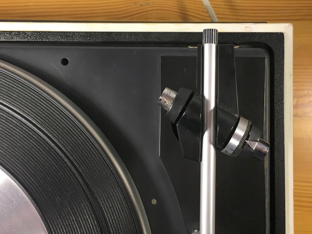 Купить Проигрыватель проигрывателя DUAL 1211 с радио и динамиками ...