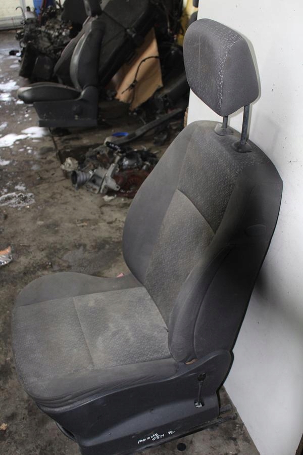 RENAULT MODUS 05 FOTEL LEWY PRZÓD - 7805305844 - oficjalne archiwum Allegro