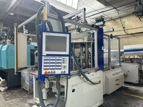 Wtryskarka Wittmann Battenfeld VM 200/525H R1520 - 14236701721 ...