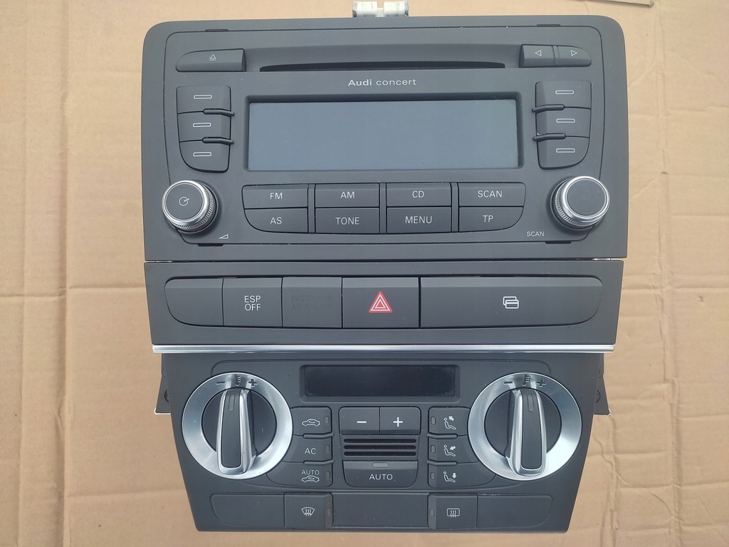 AUDI A3 8P lift RADIO CD RAMKA PANEL 8P0035186P - 13030205199 - oficjalne archiwum Allegro